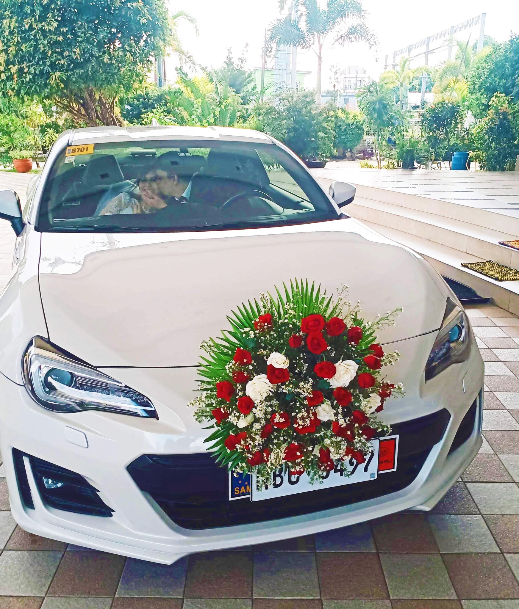 Bridal Car Flower – CREATIVE LOVE FLOWER DESIGN SERVICES